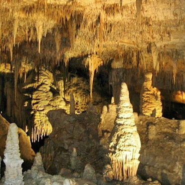 Peștera Pojarul Poliței – Una dintre cele mai bogate în concrețiuni din ...